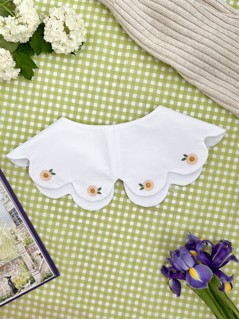 Guler detaşabil cu margarete - Atelierul de Fire Colorate | IARMAROC.com